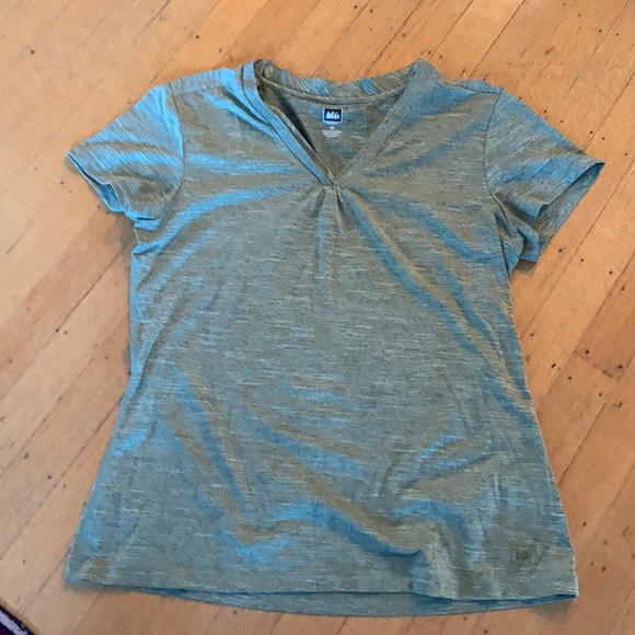 REI | Tops | Rei Green Heather Tech Tshirt | Poshmark